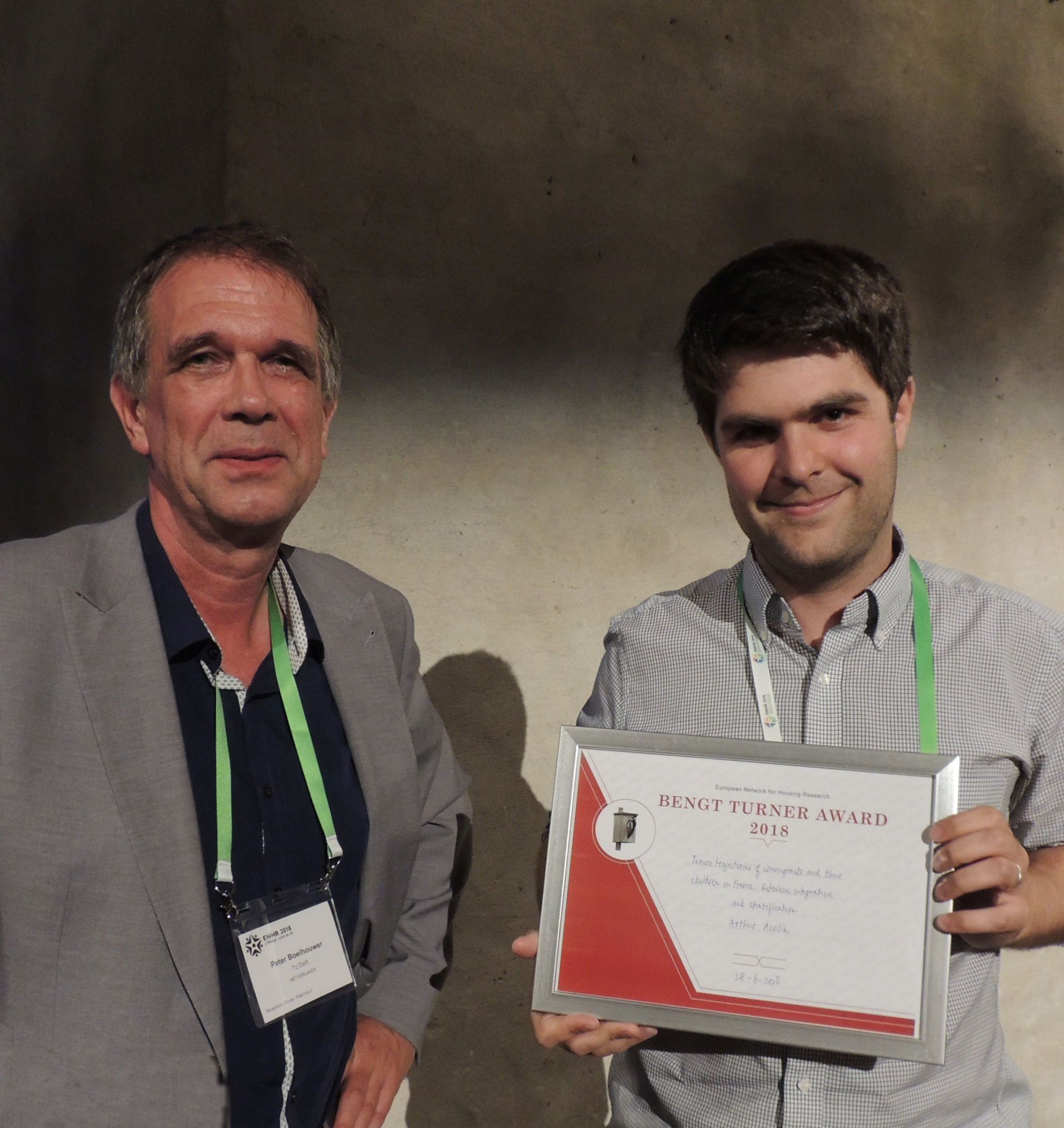 Arthur Acolin receives the Bengt Turner Best Paper Award at the ENHR ...